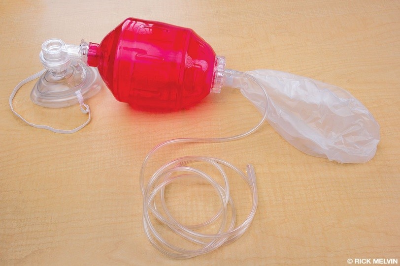Do You Know Your Oxygen-Delivery Masks? – DAN Insider